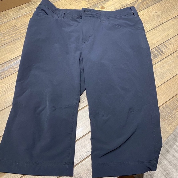 Mountain Hardwear | Shorts | Mountain Hard Wear 34 Pants | Poshmark
